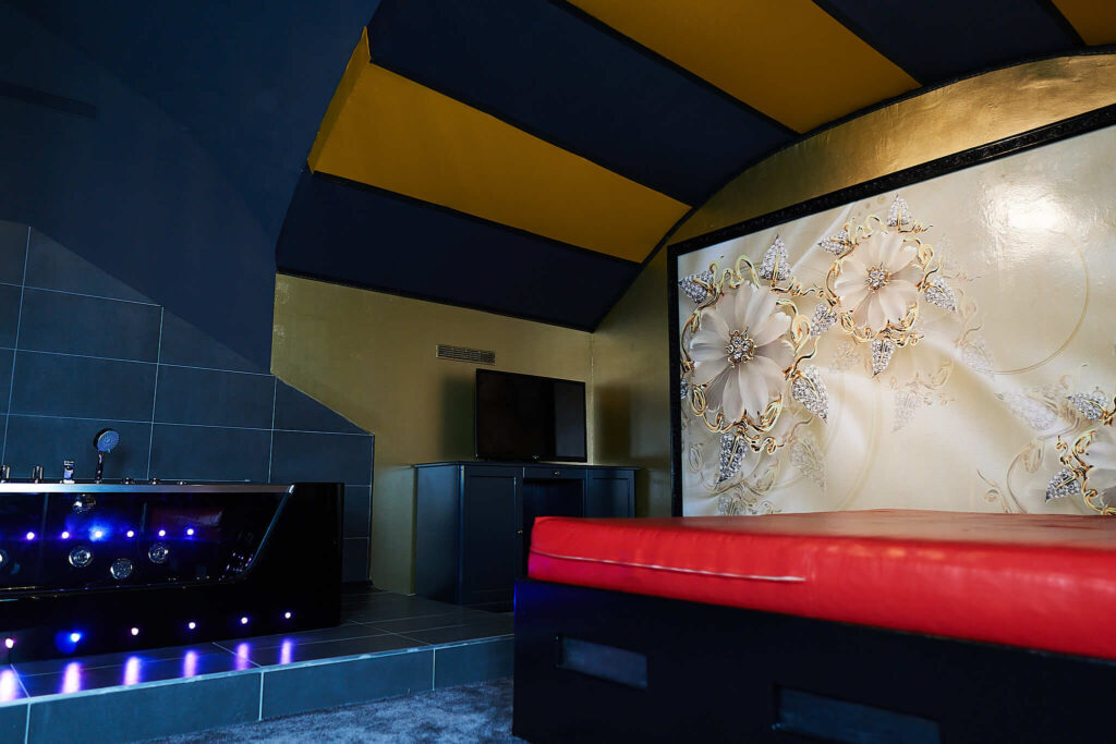 Why is Maxim Wien the ultimate destination for strip club enthusiasts ...